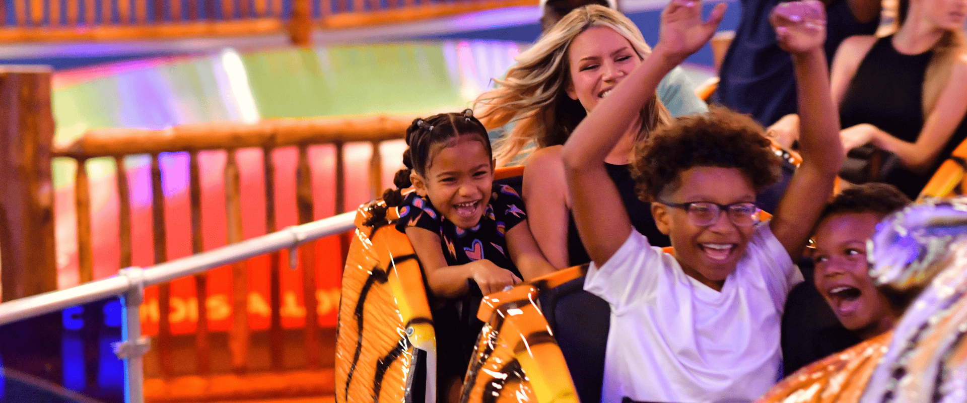 Home - KNUCKLEHEADS * TRAMPOLINE PARK * RIDES * BOWLING Knuckleheads ...